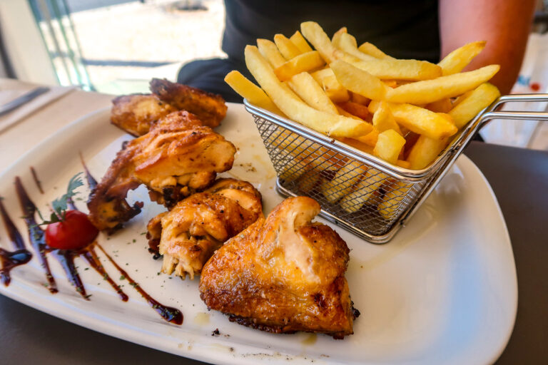 Where The Best Restaurants Are In Albufeira Old Town - Elle Blonde ...